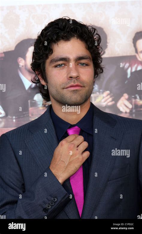 Adrian Grenier The Entourage 6th Season Premiere At The Paramount