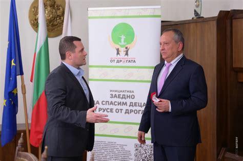 Кметът Пенчо Милков към журналиста Румен Николаев Благодаря Благодаря Благодаря