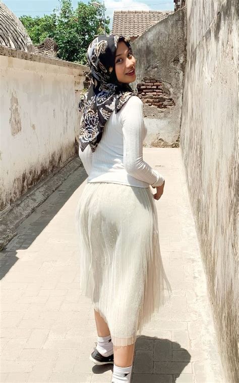 Pin Di Mood Wanita Wanita Berlekuk Wanita Cantik