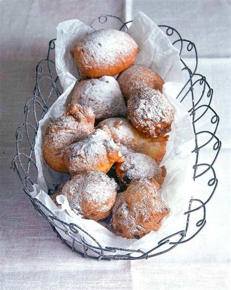 Oliebollen ~ Dutch Doughnuts Leites Culinaria