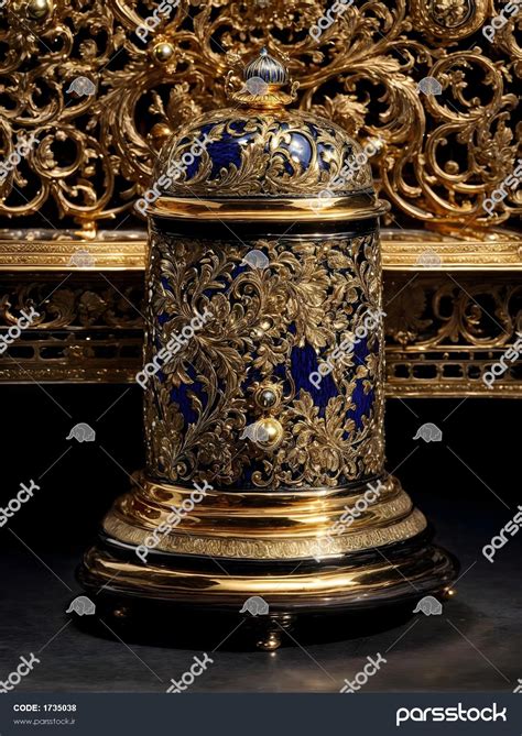 ظرف تزیینی سلطنتی آبی و طلایی، گلدان عتیقه با طرح‌های برجسته و درب