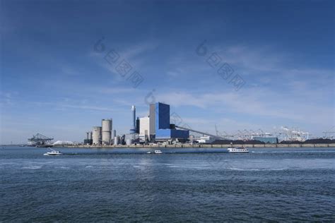 炼油厂塔石化工业植物多云的天空图片 包图网企业站