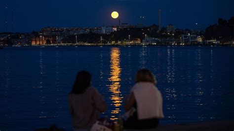 Photos The Rare Super Blue Moon Cnn