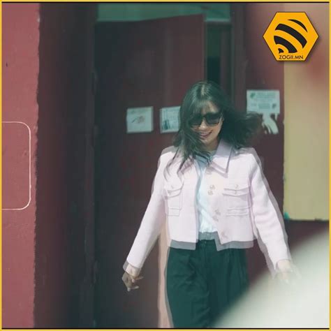 Энд тэнд очоод ая дуугаа өргөхөөр хүмүүс дагаж дуулахаар маш гоё мэдрэмж урам авдаг Г