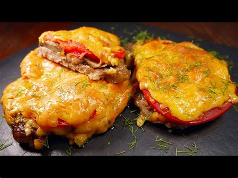 Свинина с грибами помидорами и сыром рецепт