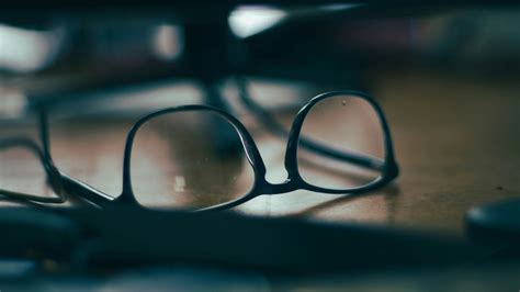 Innovative Glasses Give Stunned Deaf Girl Real Time Subtitles Inspiremore