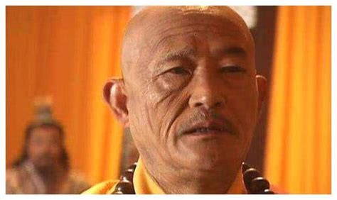 枯荣大师武功高强，神秘的他意欲何为，身份又是何人？百科ta说