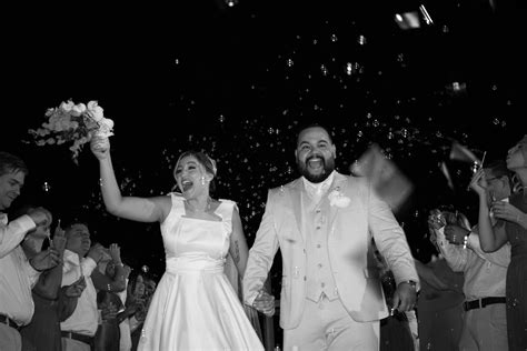 브라질 이타베라이에서의 즐거운 결혼 축하 · 무료 스톡 사진