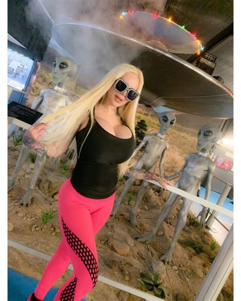 Sabrina Sabrok Es La Moda