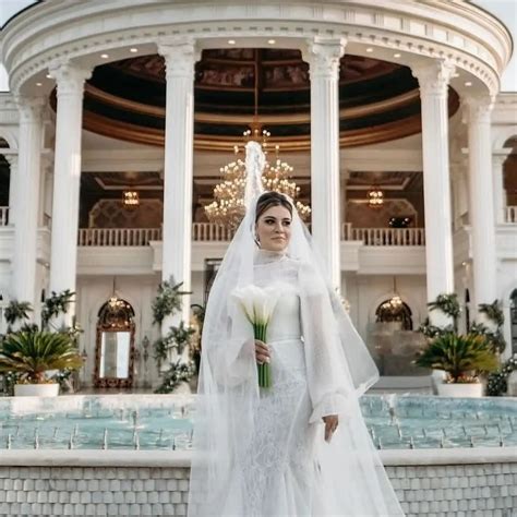 شیدا خلیق، بازیگر سینما، تلویزیون و تئاتر به همراه همسرش عکس