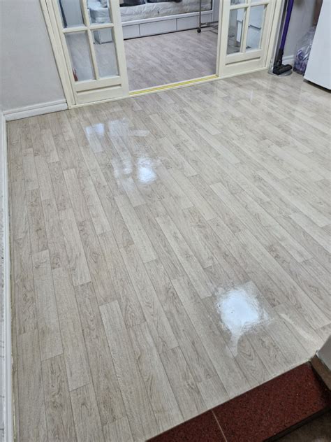 우아한정리 후기 청소를 너무 깨끗하게 해주셔서 진짜 너무 감사합니다 고생많으셨을텐데 제가 웃는거에 고생은 무슨 고객님께서 웃으시니까 보람간다고 해주셔서 진짜 감동