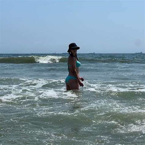 Caro Caro Threads Say More