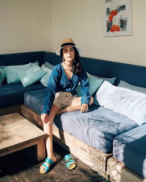 Ketrin Agustine Feet