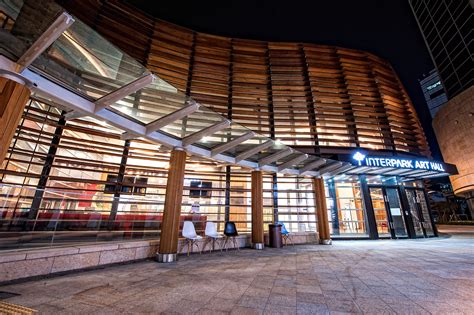 도심 속 음악의 숲 신한play 스퀘어 라이브홀