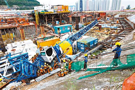 冧天秤3死事故 勞工處向承建商等提67項檢控 香港 香港文匯網