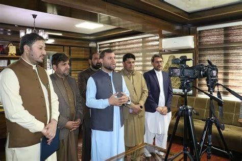 ایجاد مراکز توزیع تذکرۀ الکترونیکی در ولسوالی‌های ننگرهار ادارۀ ملی احصائیه و معلومات جهت تسریع