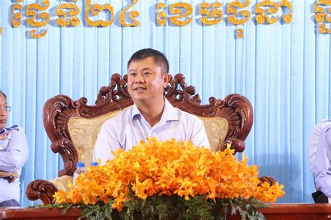 ឯកឧត្តម ហ៊ុន ម៉ានិត ទទួលទានអាហារសាមគ្គីជាមួយក្រុមការងារយុវជនបក្សប្រជាជនកម្ពុជា បញ្ញវន្តក្មេងវត្ត