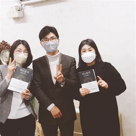 양원근 책은 성공하고나서 쓰는 게 아니라 성공하기 위해 쓰는 것이다 루소가 말한다 양심은 영혼의 목소리이고 정념은 육체의 목소리이다 이성은 너무 자주