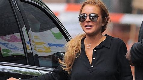 Terancam Penjara Lagi Lindsay Lohan Tampil Seksi Tak Pakai Bra ShowBiz Liputan6 Com