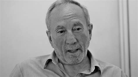 Почина политологът Алекс Алексиев бивш директор на българската редакция на Радио Свободна Европа