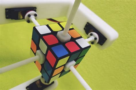 Another Robot Beats The World Record On A Rubiks Cube