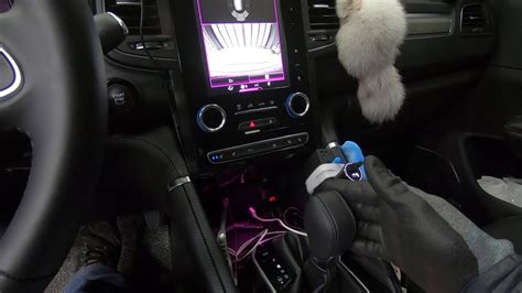 르노삼성 Qm6 후진기어 동작시 비상버튼을 누르지 않아도 자동으로 후진깜박이가 켜지고 꺼지는 후진시 자동비상등 후깜 모듈릴레이를 영상과 같이 설치이후에는 후진시 편리성과