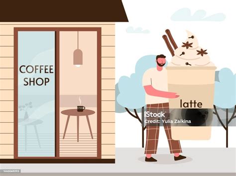 종이컵에 커피를 들고 있는 남성 캐릭터 향신료와 라떼 테이크 아웃 음료 휘핑 크림과 함께 뜨거운 맛있는 음료 작은 남자가 커피를 손에 들고 있다 도시 경관과 카페 건물
