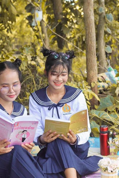 ស័ក្តសមពិតមែន ជាមួយឯកសណ្ឋានឆ្នាំសិក្សាថ្មីសម្រាប់សិស្សសាលាវិទ្យាល័យ នេត យ៉ង់ Knongsrok