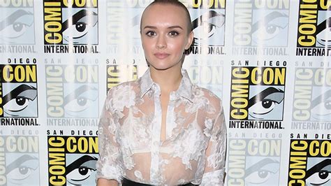 Bates Motel Star Olivia Cooke Debuts Buzzed Head At Comic Con