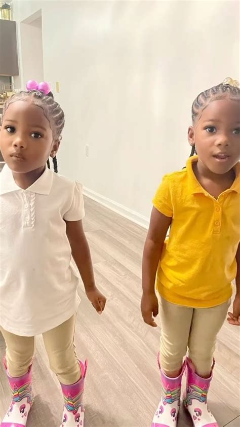 Eryss N Embrii This Mornings Mood Swings Twinzonli Twingirls Twinz Twinlife Twins