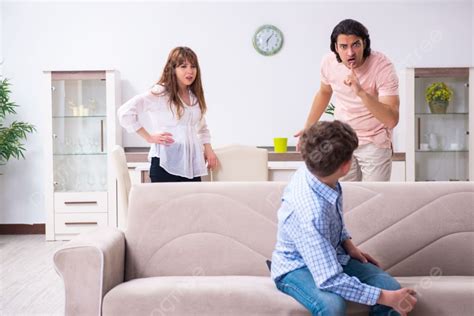 남편과 아내와 자녀와의 가족 갈등 남편과 아내와 자녀와의 가족 갈등 사진 배경 및 무료 다운로드를위한 그림 Pngtree
