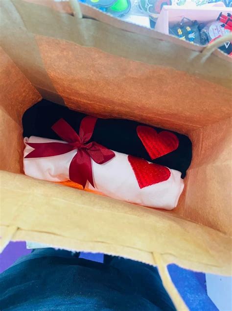 247 ХОС ФУТВОЛК Хэдэн ч хос гарна Үнэ Нэг нь 20 000 төг 2 хос 40 000 төг 3 хос 60 000 төг