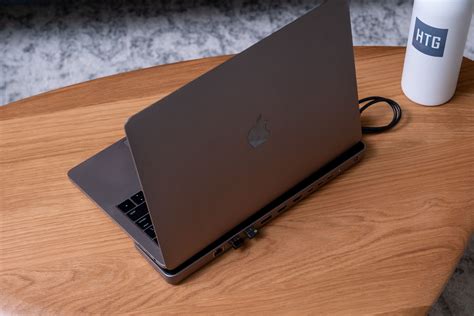 Satechi Dual Dock Stand Review An Easy Way To Upgrade Your Laptop Setup