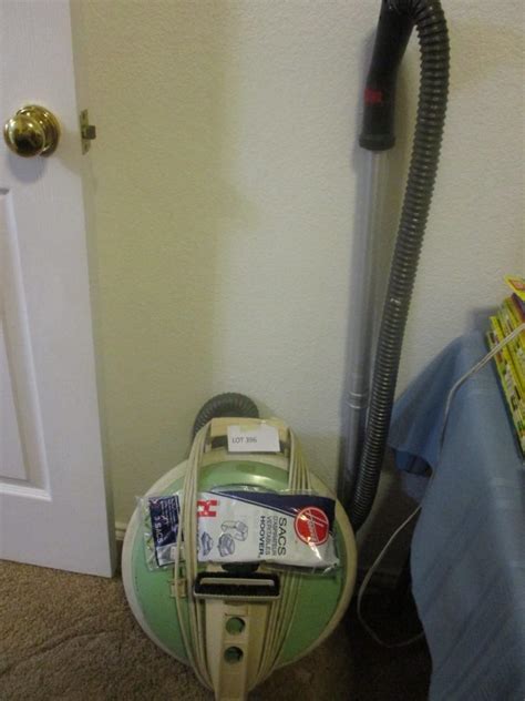 Vintage Hoover Celebrity Iii Vacuum