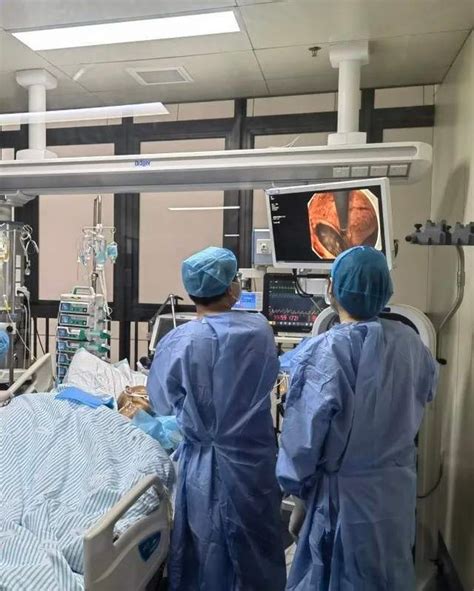 耄耋老人突发便血险丧命，前海人寿广州总医院快速通道急速施救救治进行患者