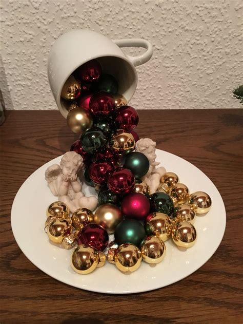 Schwebende Tasse Mit Weihnachtskugeln Weihnachtsdekoration Für Draußen Weihnachtsdekoration