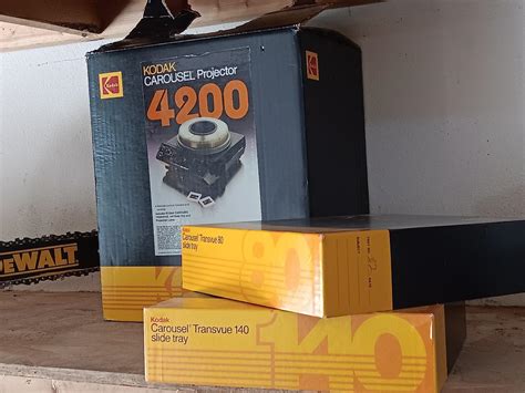 Kodak Carousel Projector 4200 With Two Transvue 140 Slide Tray