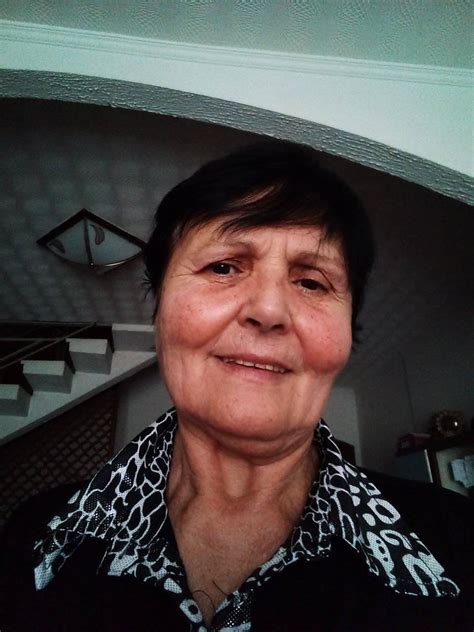 Карлос Контрера 🤡 Дневният ред на народните представители е много много далеч от бита и