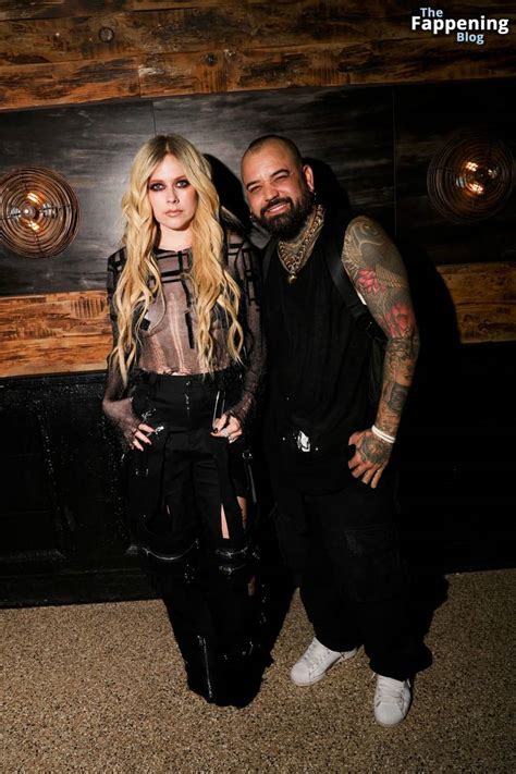 Avril Lavigne Tits Photos The Fappening Stars