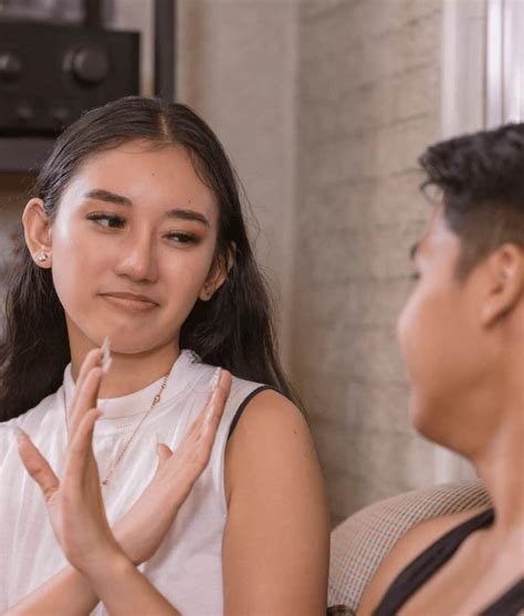 I Walked Past Every Single Red Flag Waving And Married Him Anyway