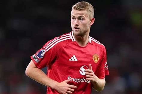 دي ليخت أموريم واجه صعوبة في تطبيق فلسفته مع يونايتد يلاكورة