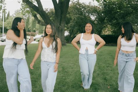 Womenshowingofftheirpussies Photos Download The Best Free Women