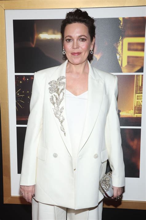 Olivia Colman Empire Of Light Premiere In La 12012022 • Celebmafia