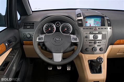 OPEL ZAFIRA Review And Photos