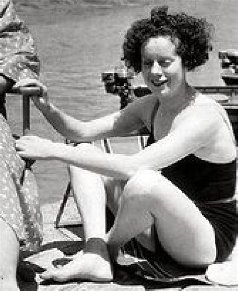 elsa lanchester s feet