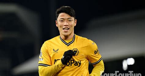 울버햄튼 희망의 핵심8골 2도움 맹활약 황희찬 올해의 선수 후보 등극