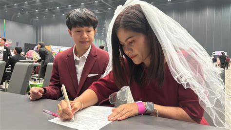 Thailand Same Sex Marriage Hundreds Of Couples Tie Knot As Landmark