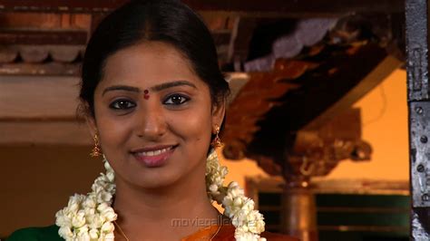 Sun Tv Tamil Serial Actress 1600x900 Wallpaper
