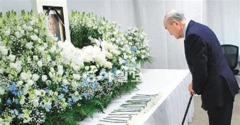 나카소네 前 일본 총리 故 박태준 회장 日 분향소 찾아