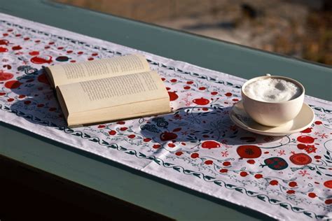 ძველი სუფრა რანერი ბროწეულები თეთრი Veli Store